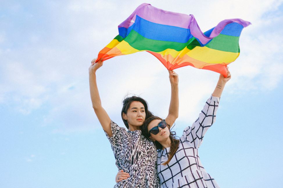 Study: 7 findings on the coming out experience of trans women and trans ...